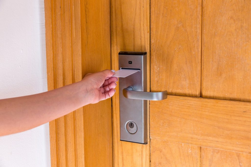 Benefits of Access Control Systems to Hotels | ELID Blog